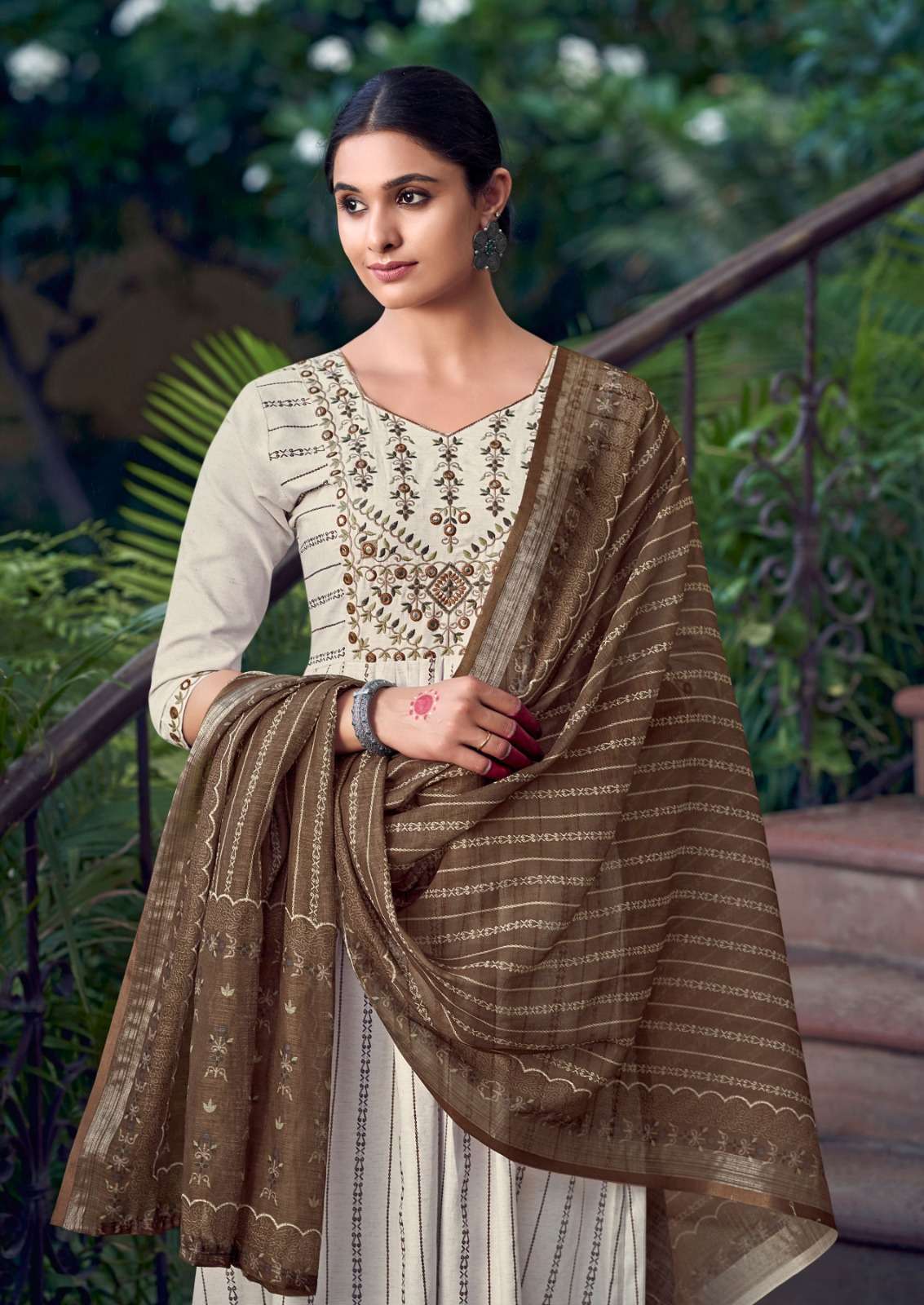 VITARA RASIYA COTTON WEAVING FABRIC DESIGNER BOUTIQUE WHOLESALE COLLECTION